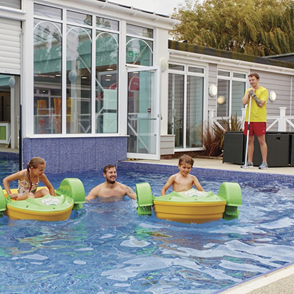 UK Holidays with Outdoor Pools | Parkdean Resorts