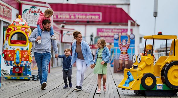 Tots' Breaks | 4 Night Midweek Breaks for kids | Parkdean Resorts